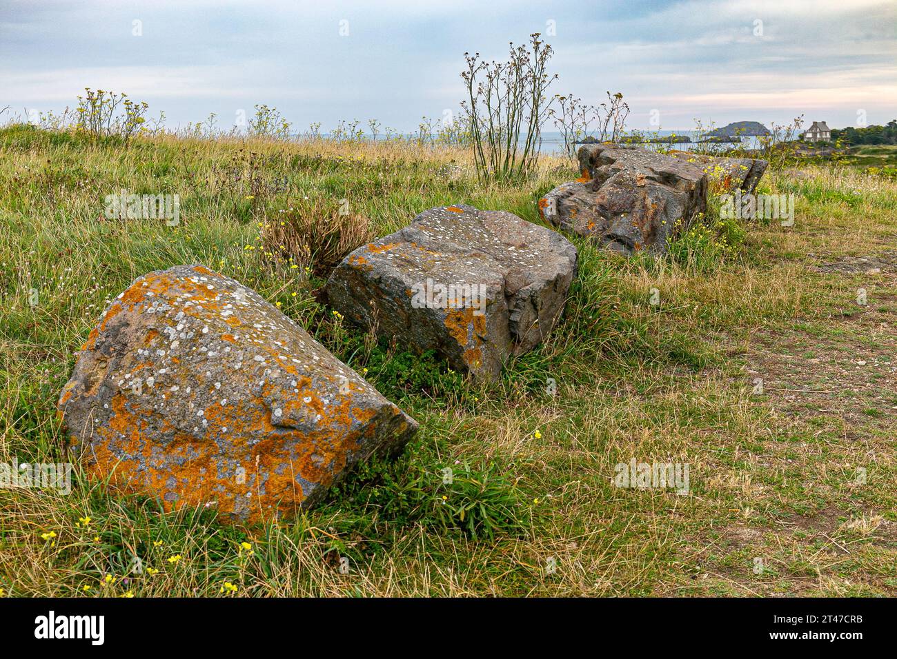 Landscape showing big rocks hi-res stock photography and images - Alamy