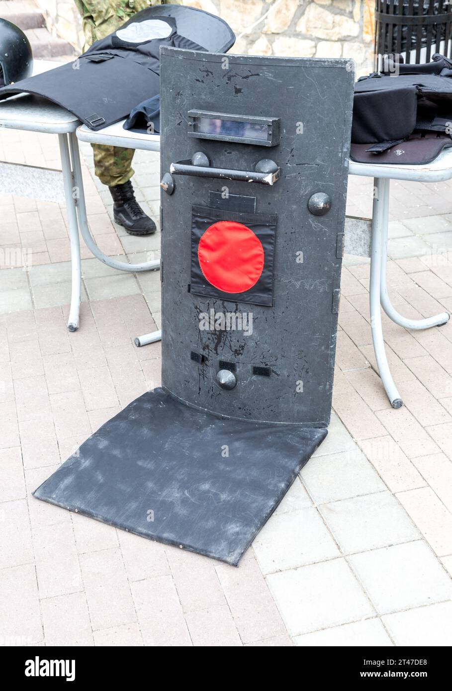 Special tactical ballistic shield for S.W.A.T or law enforcement attack ...