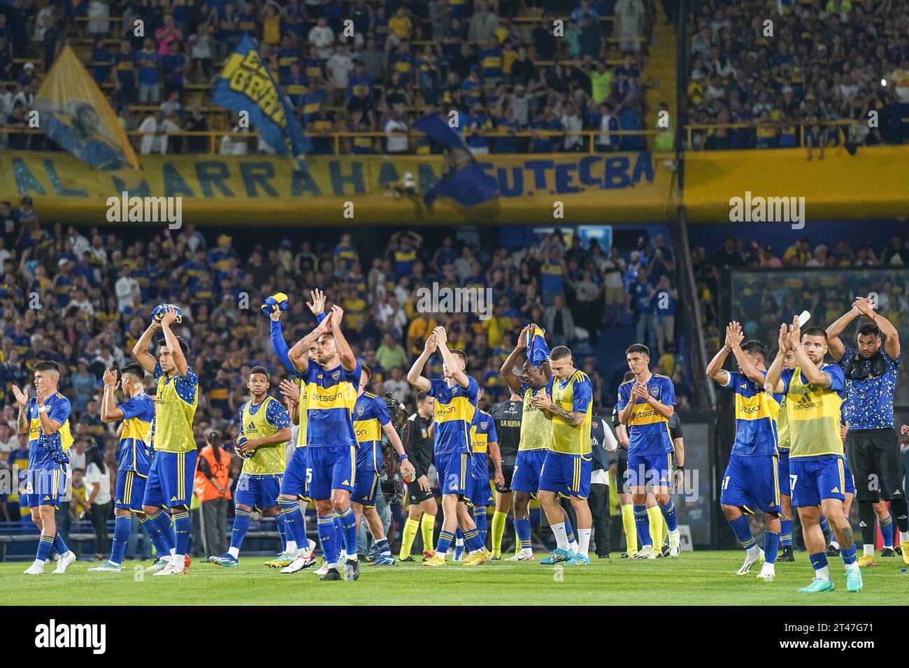 Buenos Aires, Argentina. 28th Oct, 2023. Boca Juniors players gretting ...