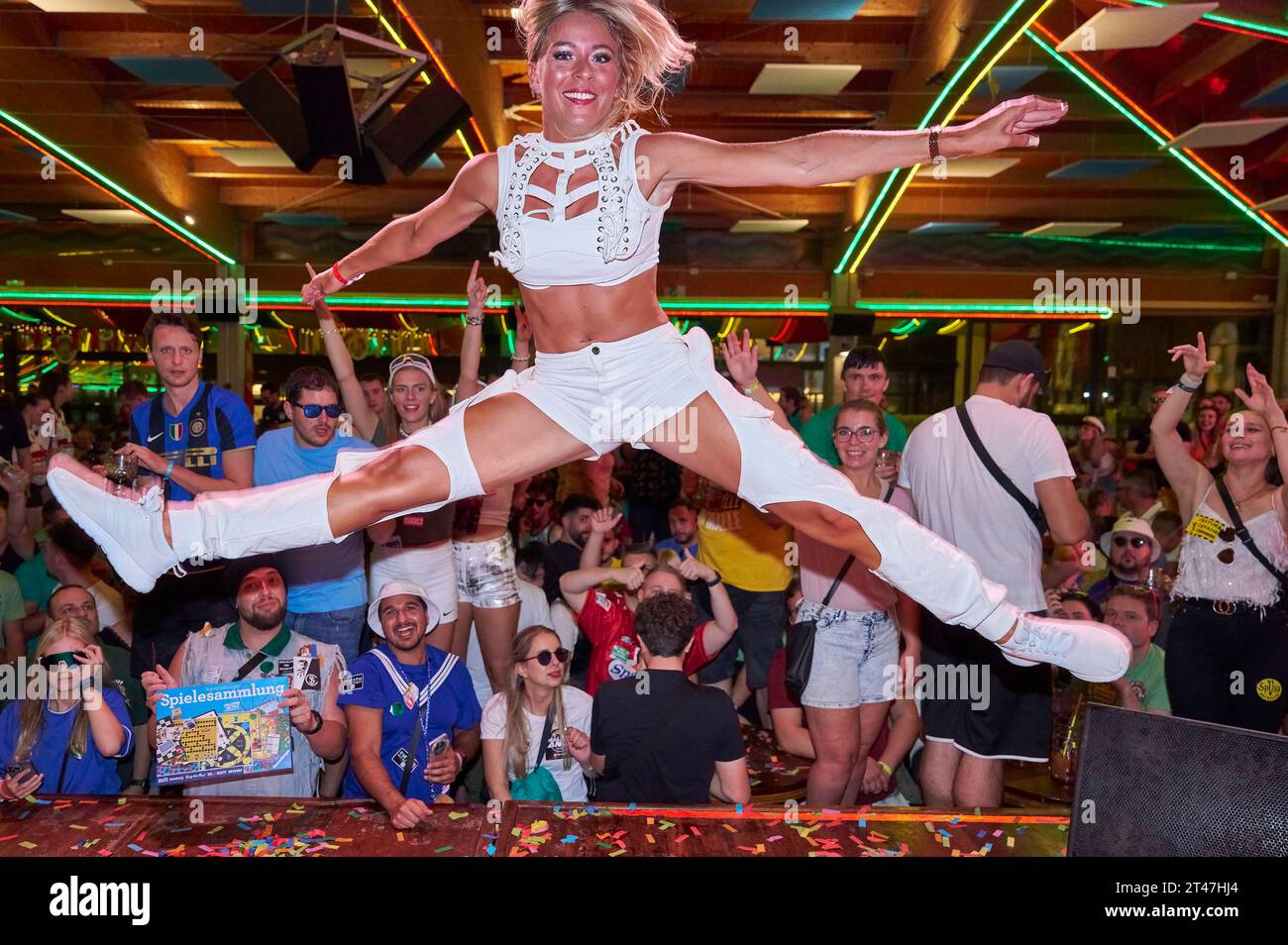 Nancy Franck live beim Mallorca Saison-Closing 2023 im Bierkönig in der ...