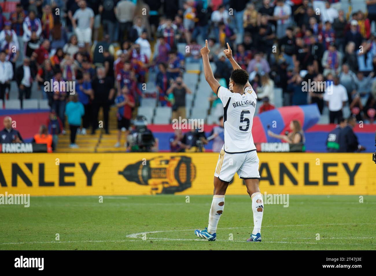 Barcelona, Spain. 28th Oct, 2023. Jude Bellingham celebrates after ...