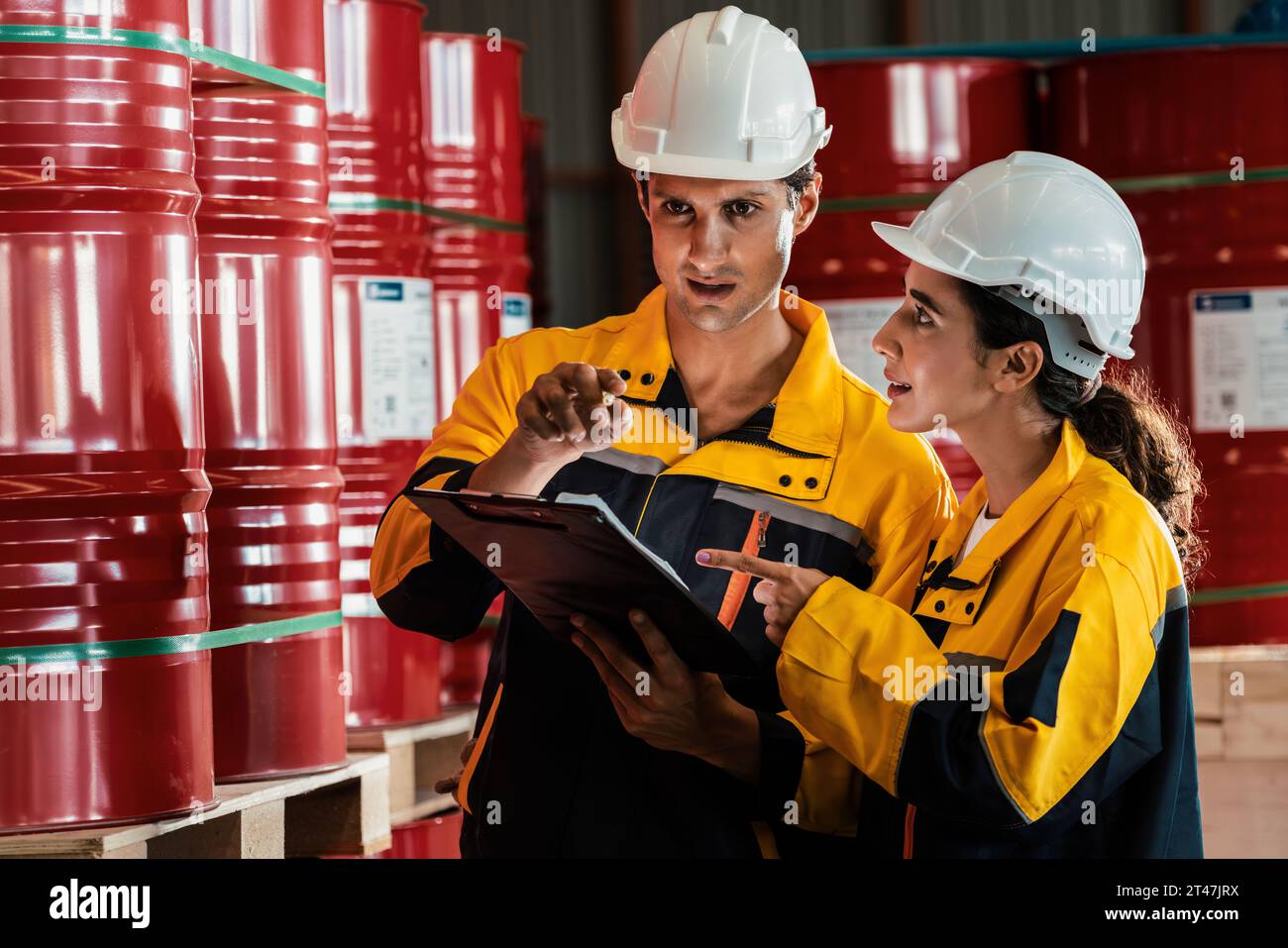 Inspect of material logistic hi-res stock photography and images - Alamy