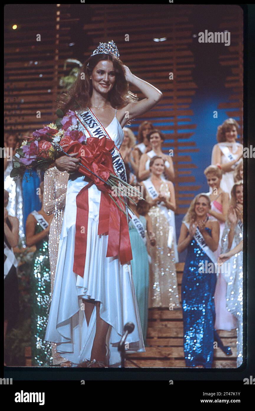 Miss Virginia Carter Wilson wins the Miss World America beauty pageant ...