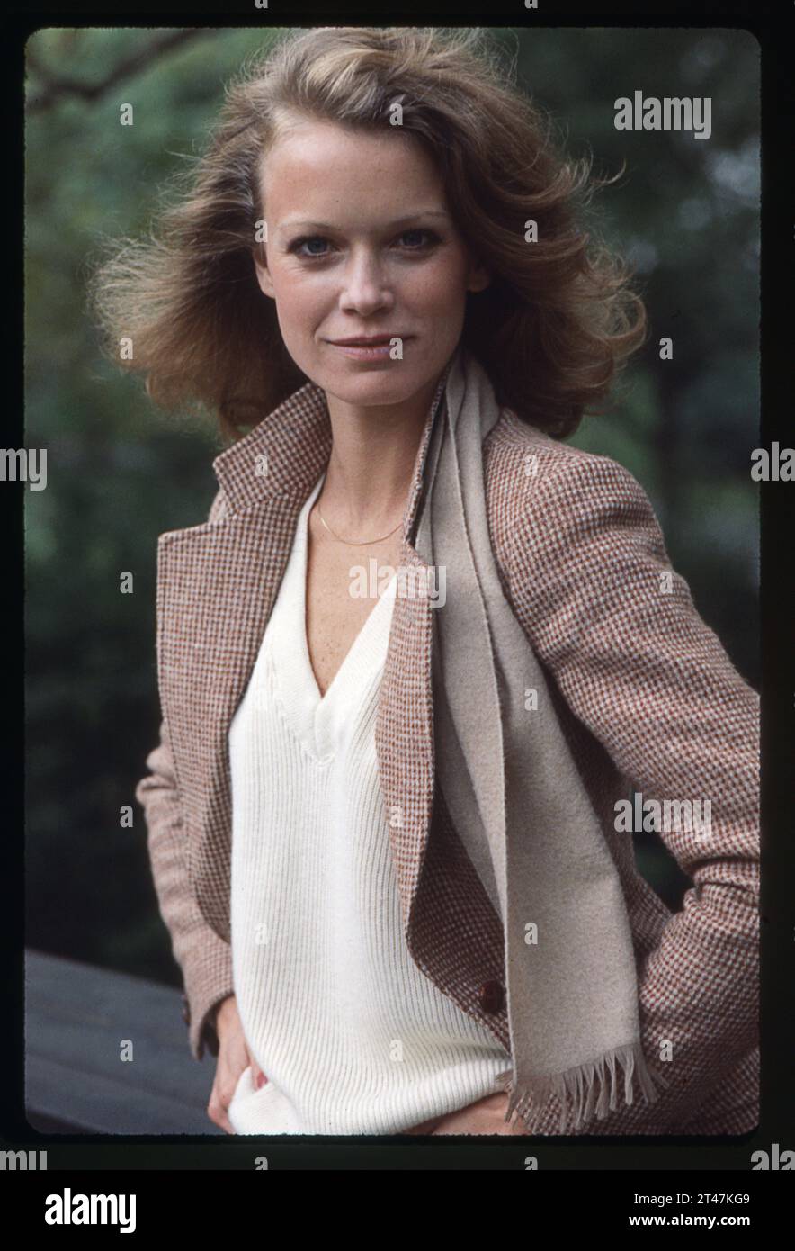 A waist up photo of model actress Shelly Hack. She rose to fame as the ...