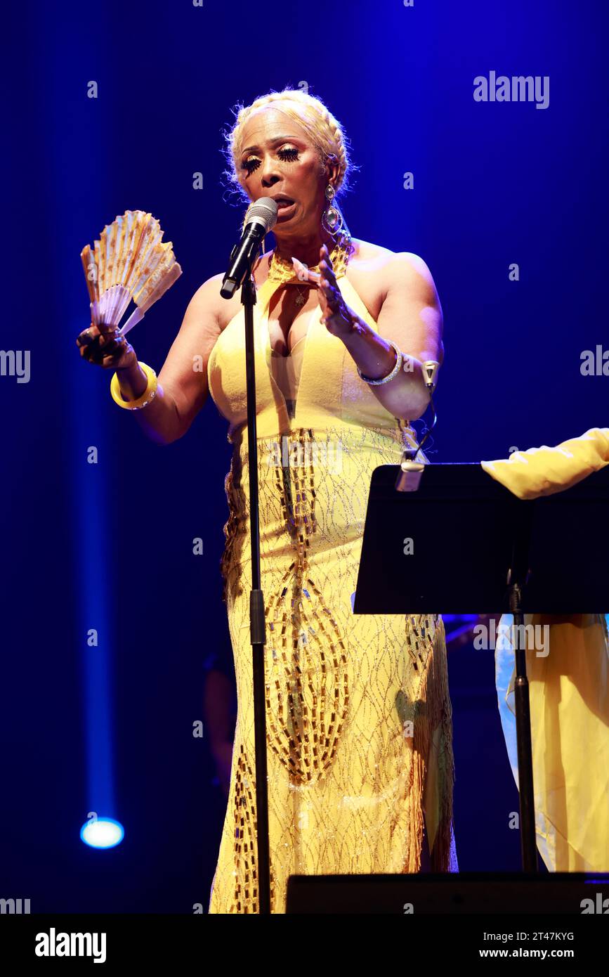 American singer Toni Green. Daughter of a jazz singer and trumpeter ...