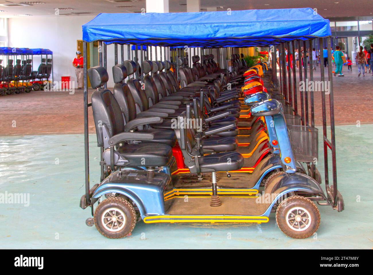 Battery cart hi-res stock photography and images - Alamy
