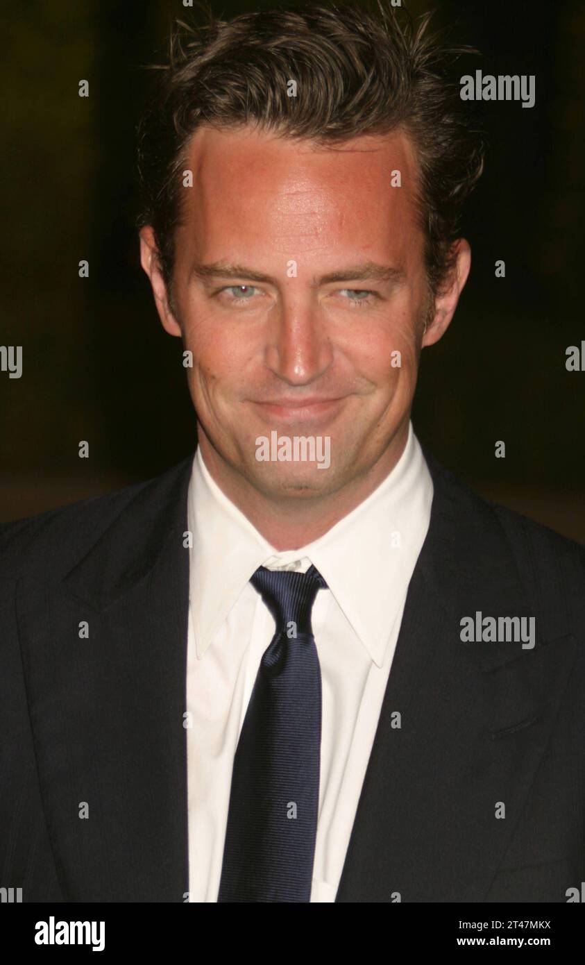 Matthew Perry attends the Vanity Fair Oscar Party at Mortons in West ...