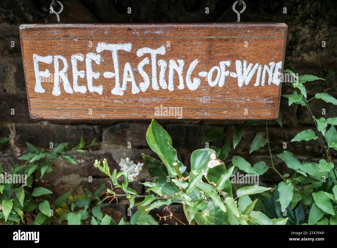 English wine tasting sign hi-res stock photography and images - Alamy