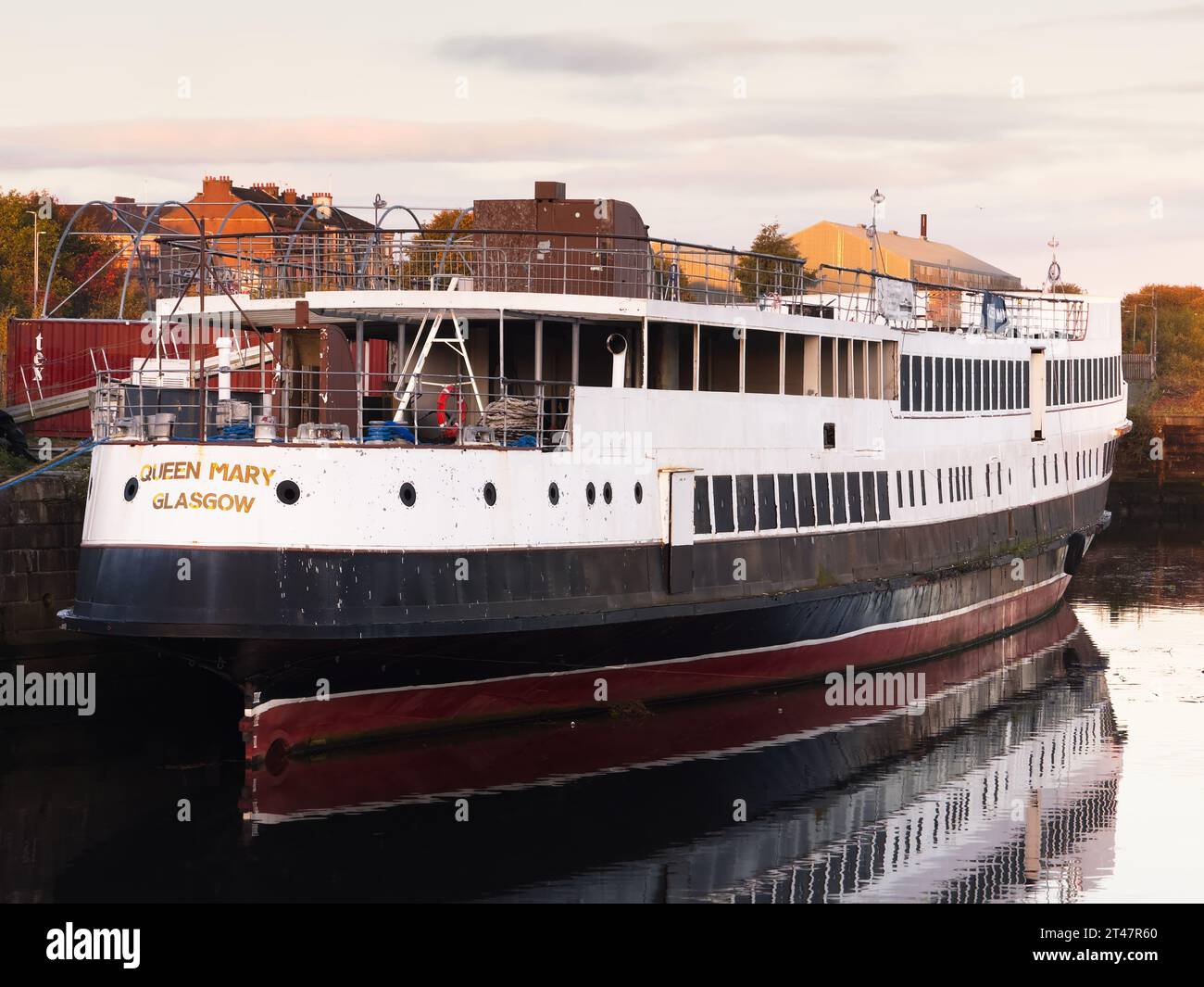 The Waverley paddle steamboat moored on the River Clyde by the Science ...