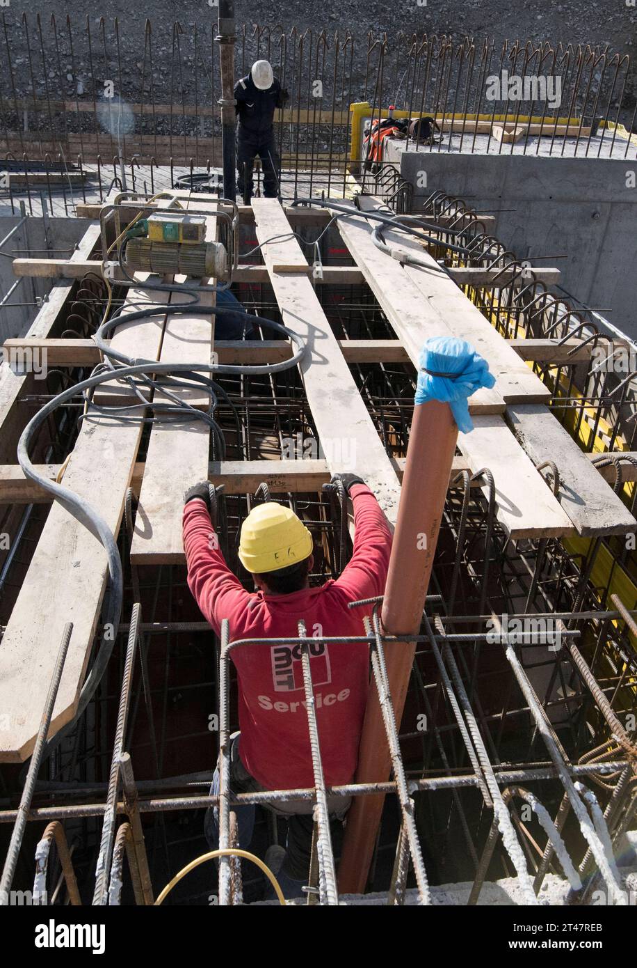 Construction Worker At A Building Site, Employee In Construction ...