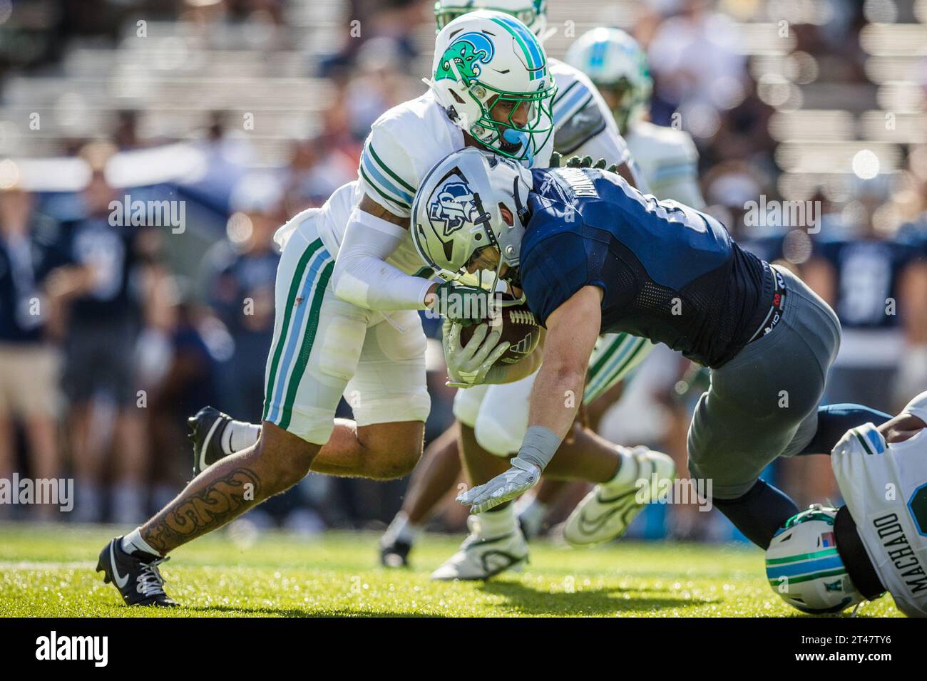 USA. 28th Oct, 2023. October 28, 2023: Tulane Green Wave safety Kam ...