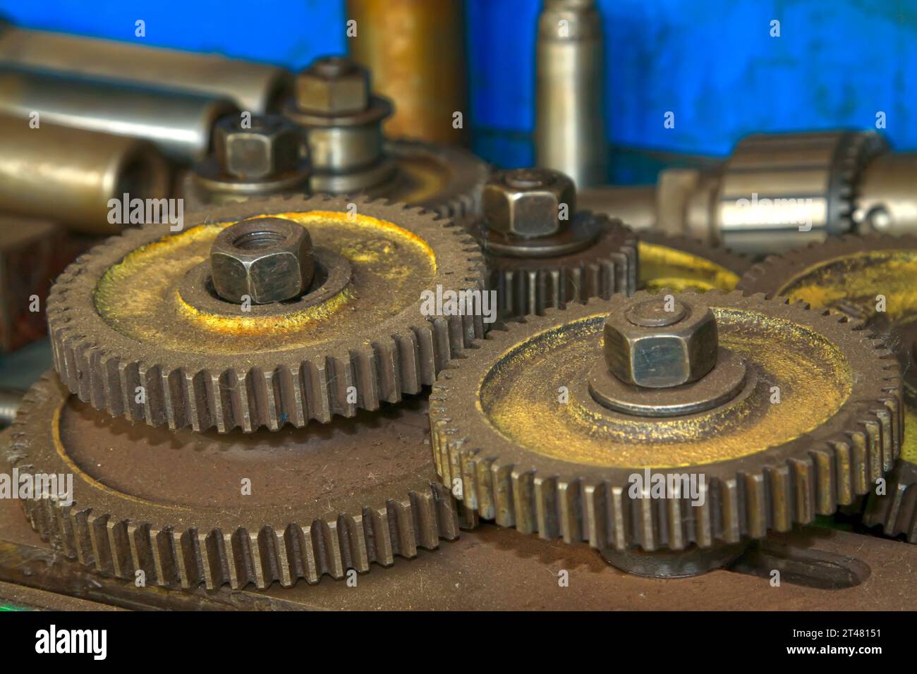 Put parts together hi-res stock photography and images - Alamy