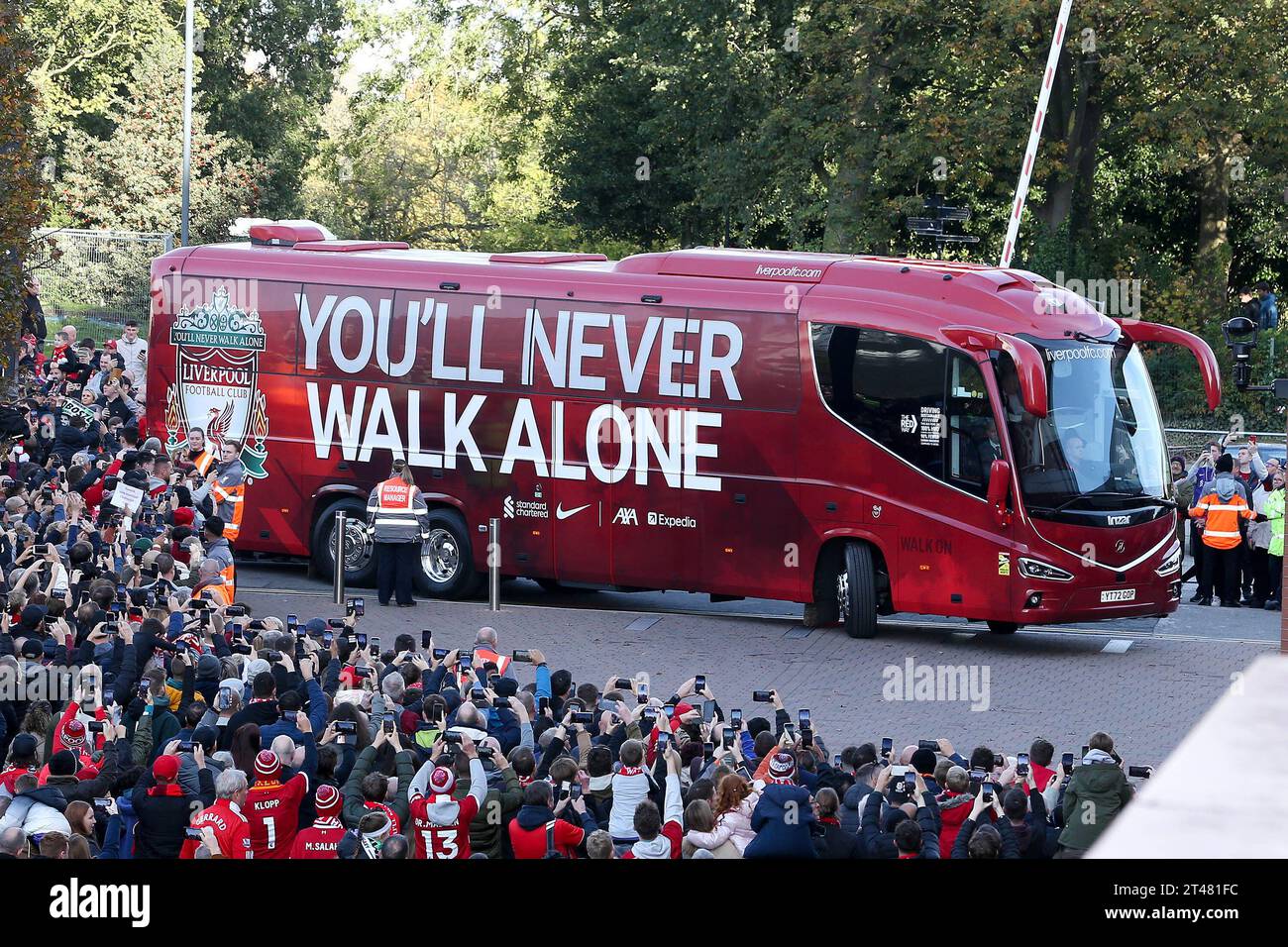 Liverpool, UK. 29th Oct, 2023. The Liverpool team buses arrive at the ...