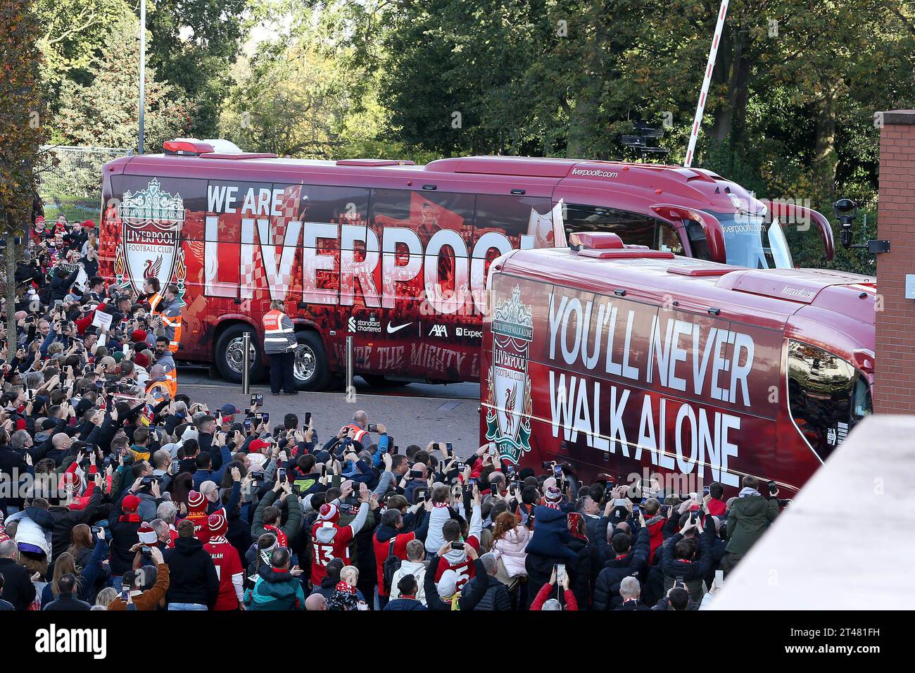 Buses in liverpool hi-res stock photography and images - Alamy