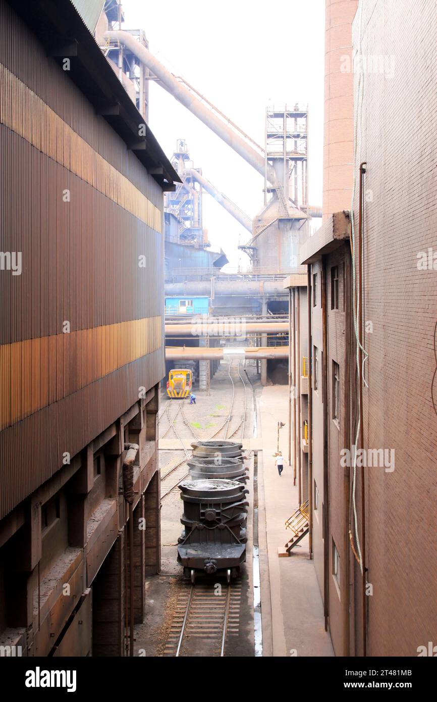 Molten metal train hi-res stock photography and images - Alamy