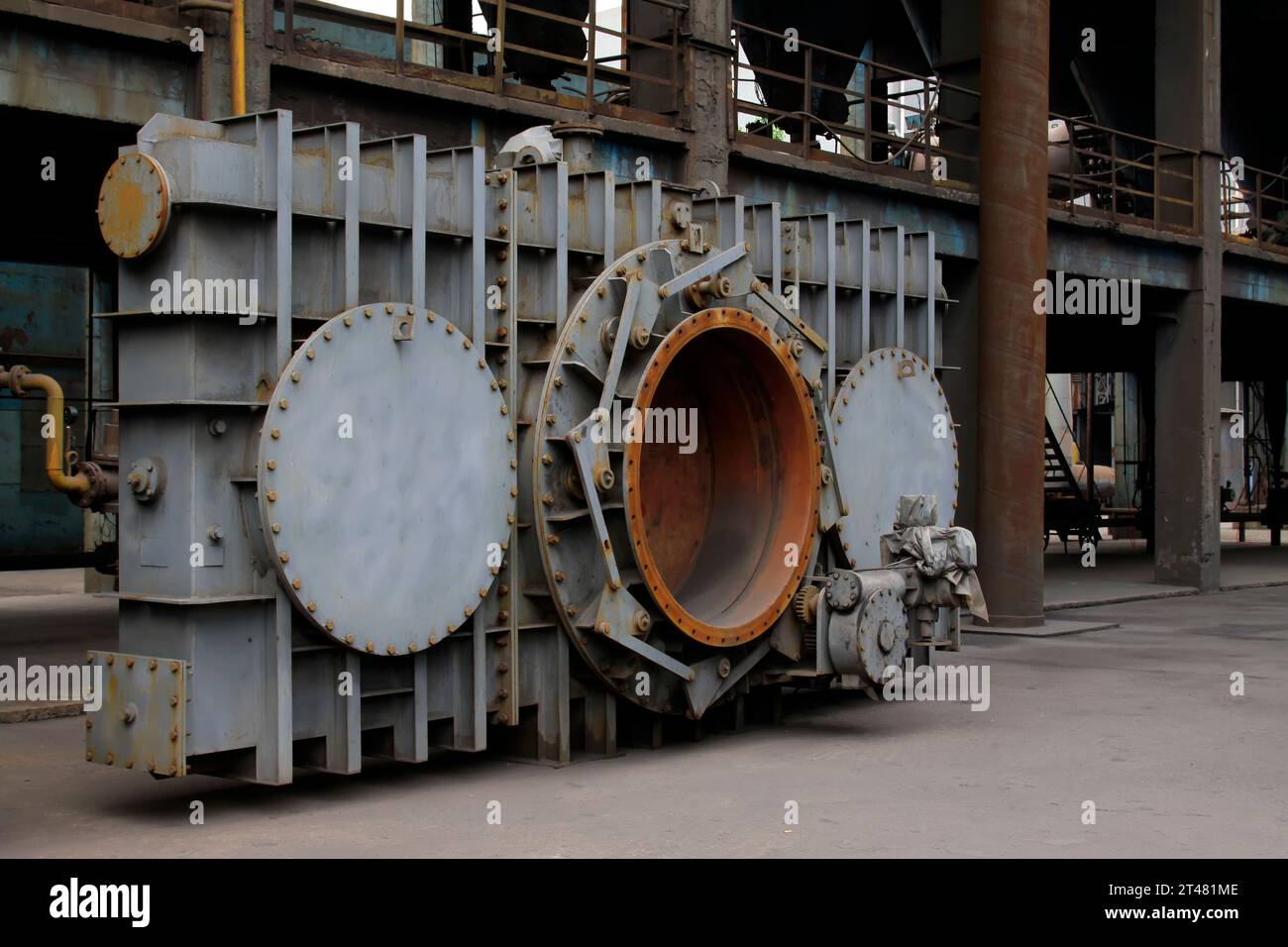Large mechanical installation hi-res stock photography and images - Alamy