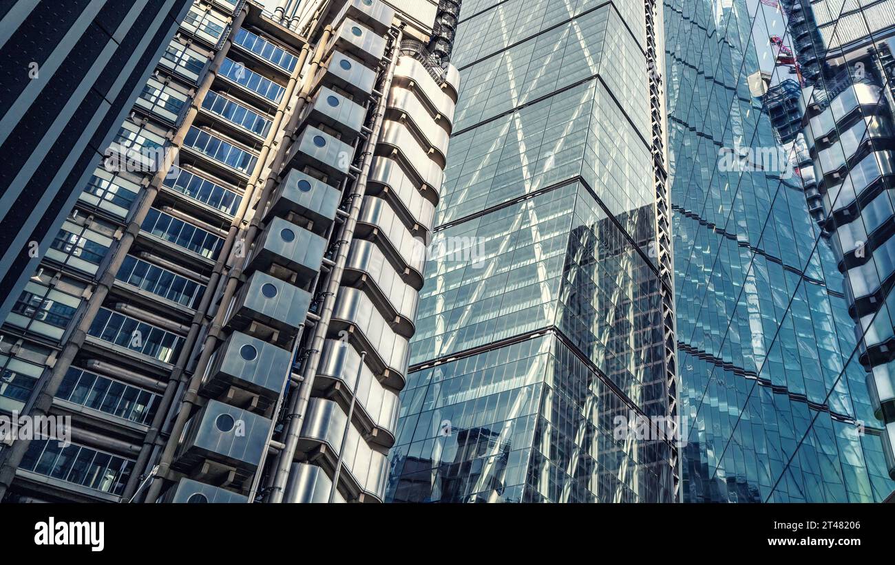 Split buildings in background hi-res stock photography and images - Alamy