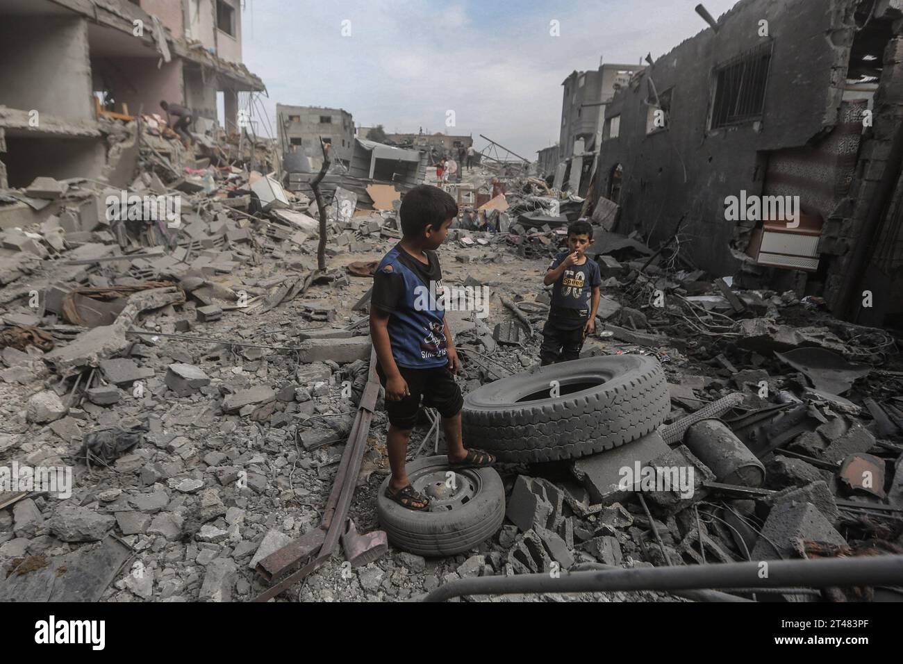 Al Bureij, Palestinian Territories. 29th Oct, 2023. Palestinian ...