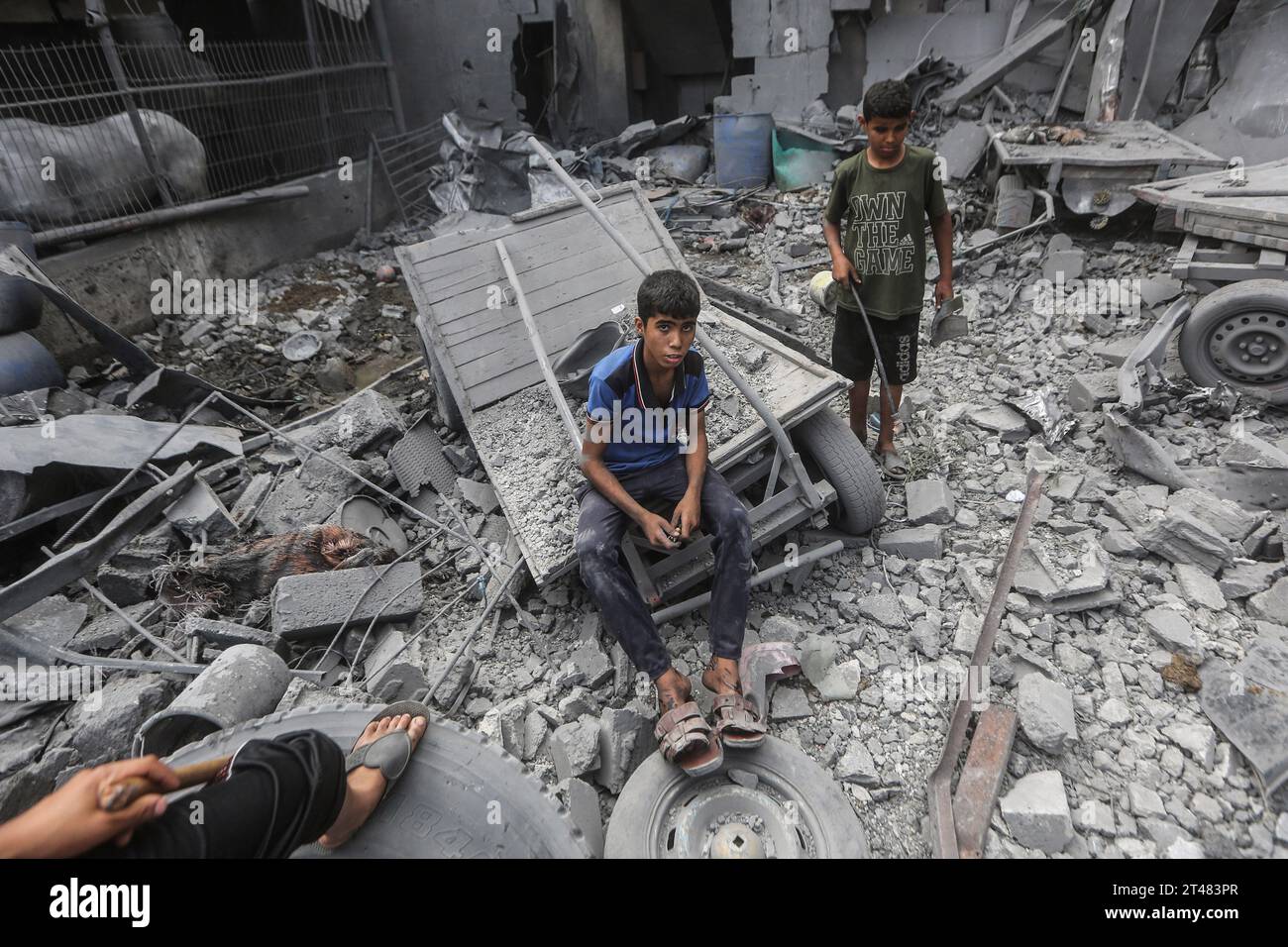 Al Bureij, Palestinian Territories. 29th Oct, 2023. Palestinian ...