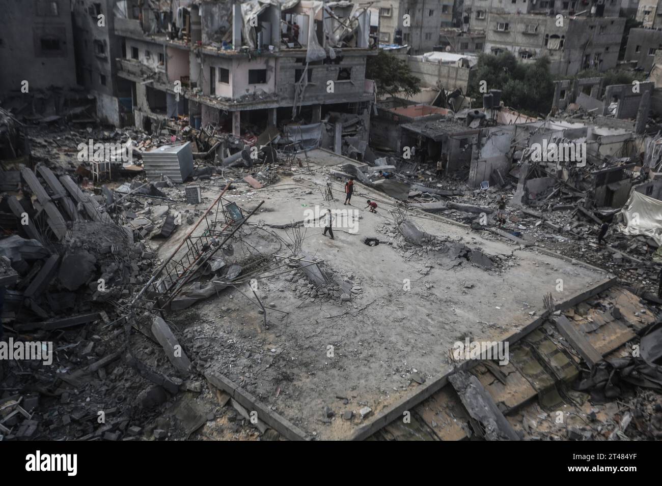 Al Bureij, Palestinian Territories. 29th Oct, 2023. Palestinian ...