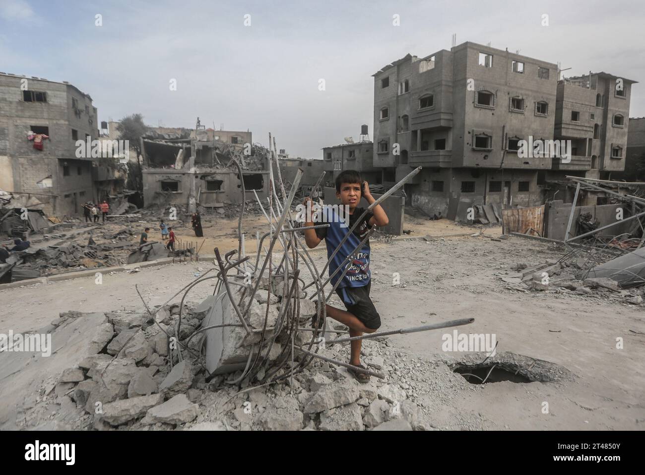 Al Bureij, Palestinian Territories. 29th Oct, 2023. A Palestinian child ...
