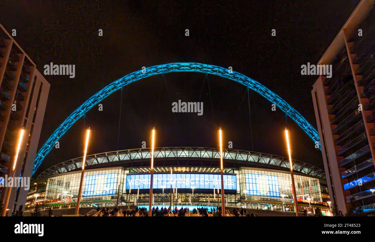 The illuminated arch of Wembley Stadium in London, UK Stock Photo - Alamy