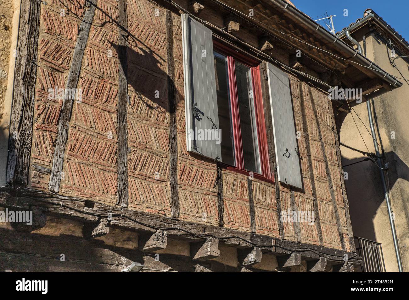 Maison à colombages, rue Jacques Manchotte Stock Photo - Alamy