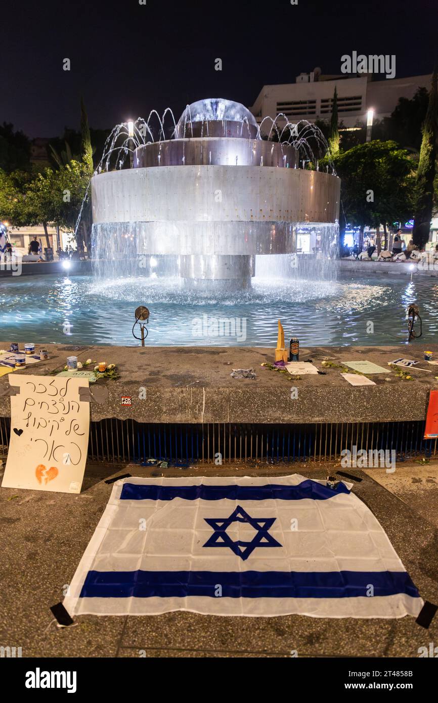 Tel Aviv, Israel - OCT 28, 2023 - Israeli civilians gathered in ...