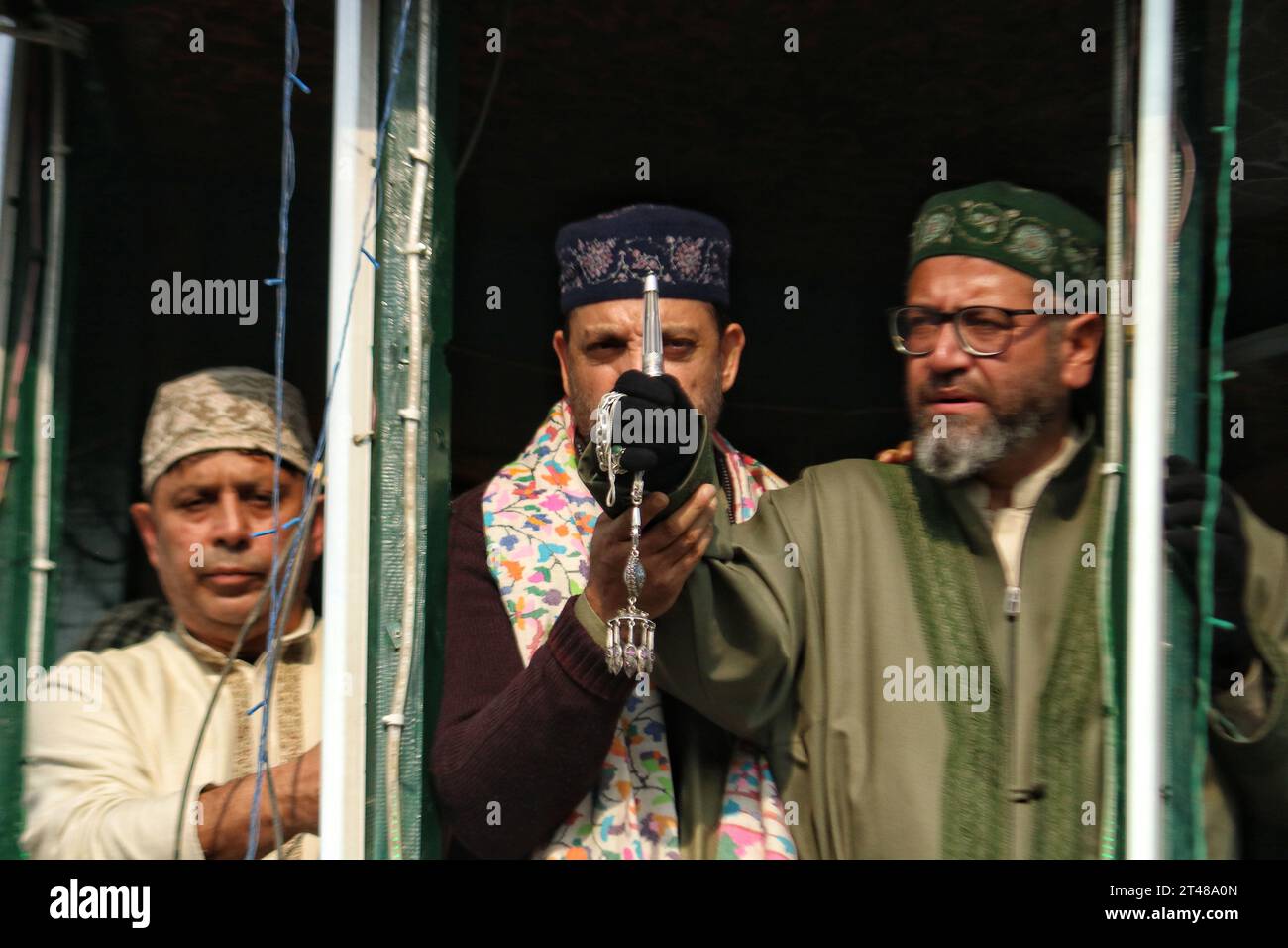 Muslim priest hi-res stock photography and images - Alamy