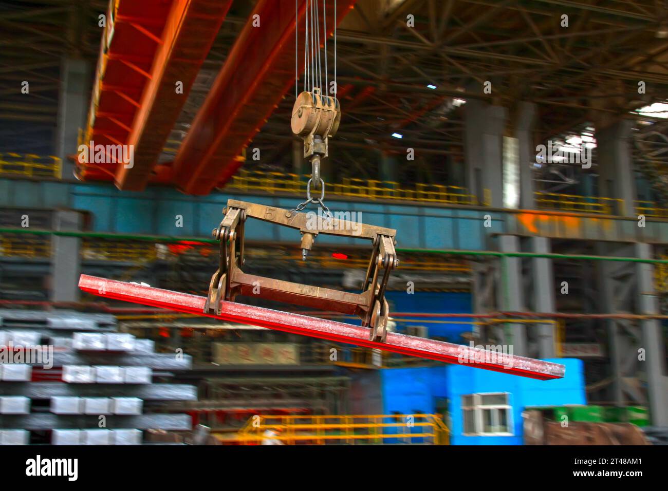 Forging a steel ingot hi-res stock photography and images - Alamy