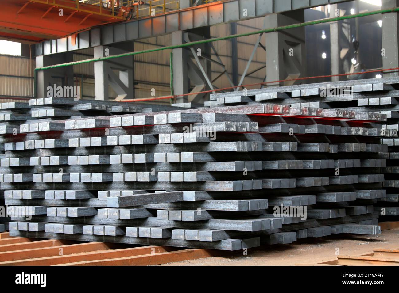 Forging a steel ingot hi-res stock photography and images - Alamy