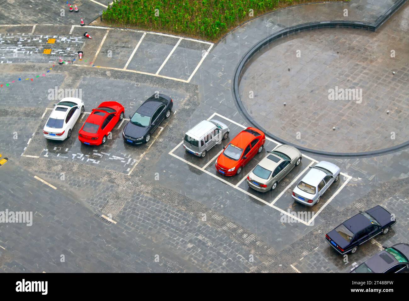 Car in parking space hi-res stock photography and images - Alamy