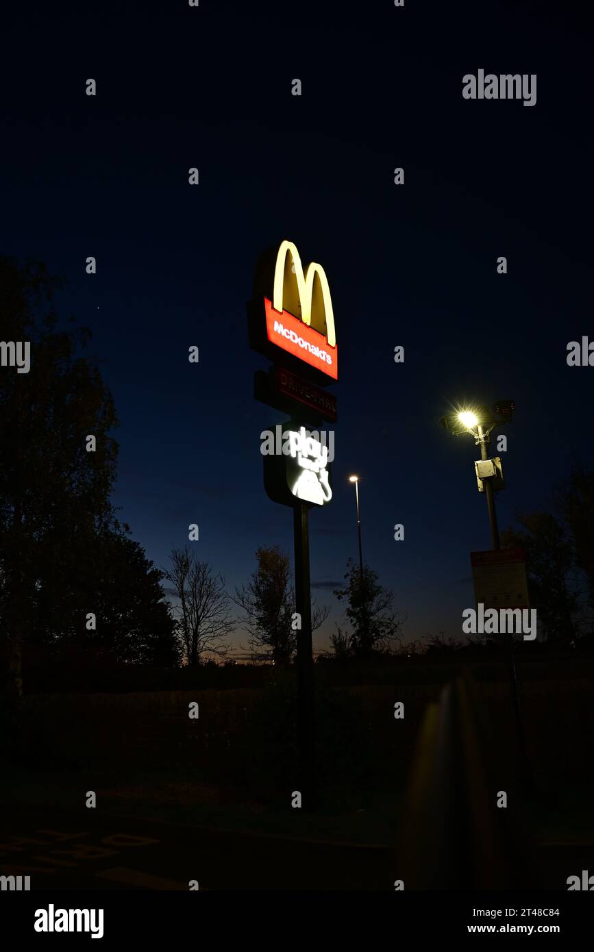McDonalds sign at night Stock Photo - Alamy