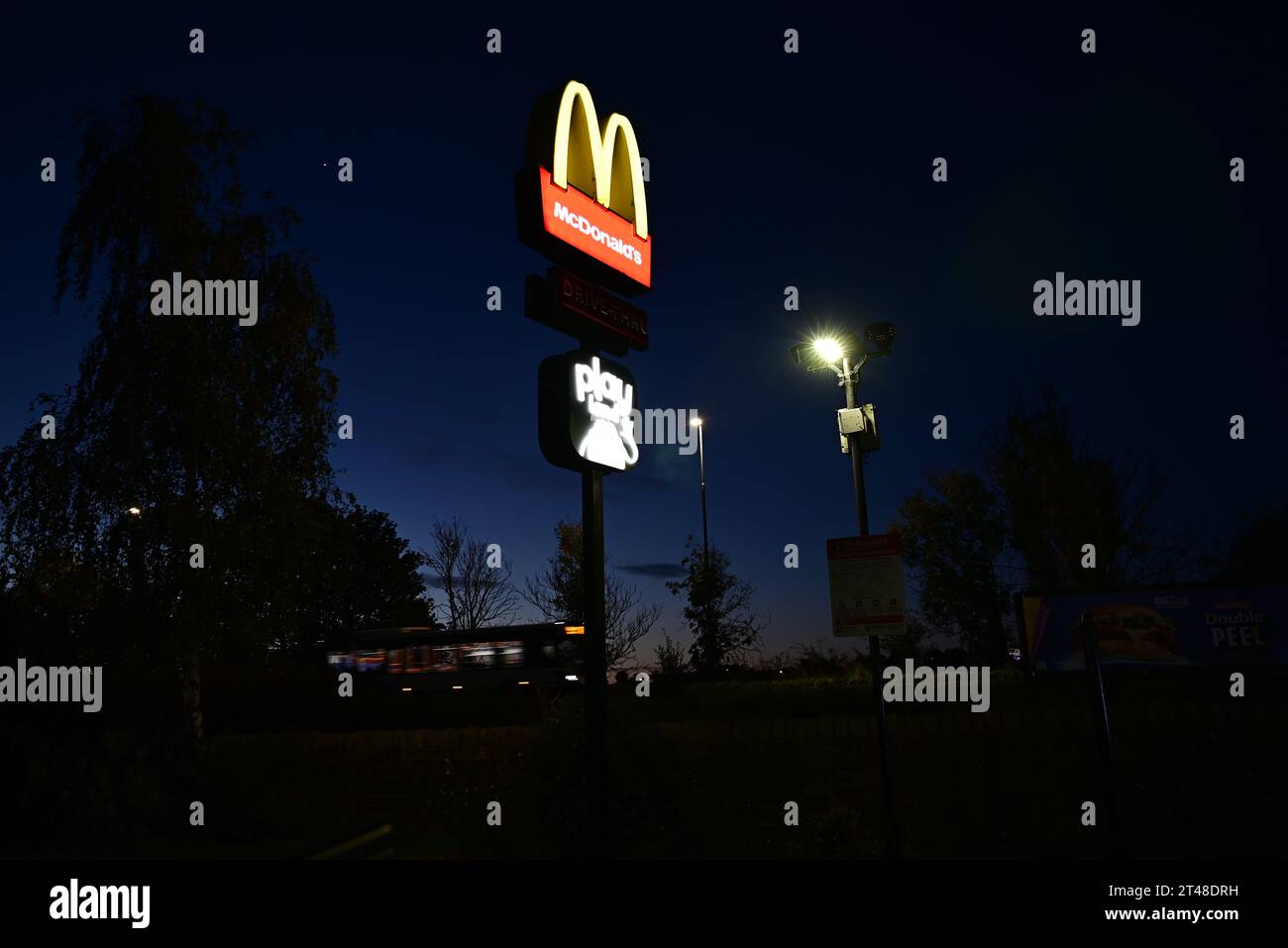 McDonalds sign at night Stock Photo - Alamy