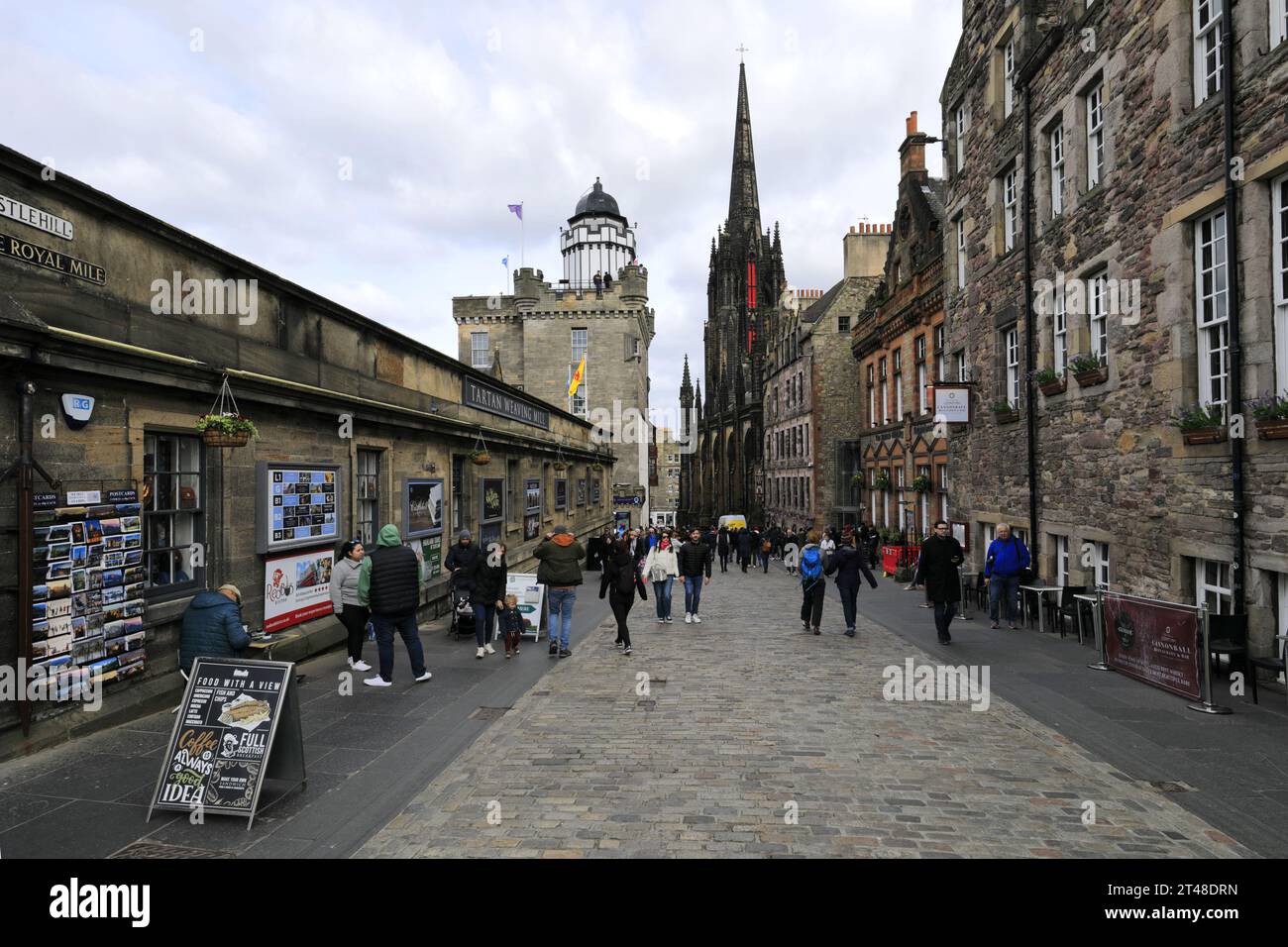 Street view along the Royal Mile, Edinburgh City, Scotland, UK Stock ...