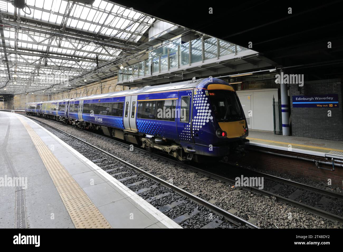 Scotrail class 170 diesel train hi-res stock photography and images - Alamy