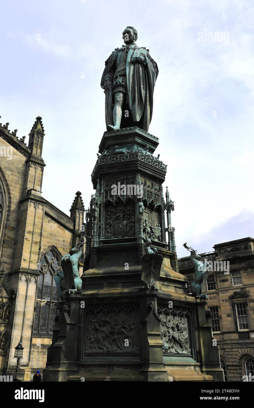 The Walter Francis Statue, Parliament Square, Royal Mile, Edinburgh ...