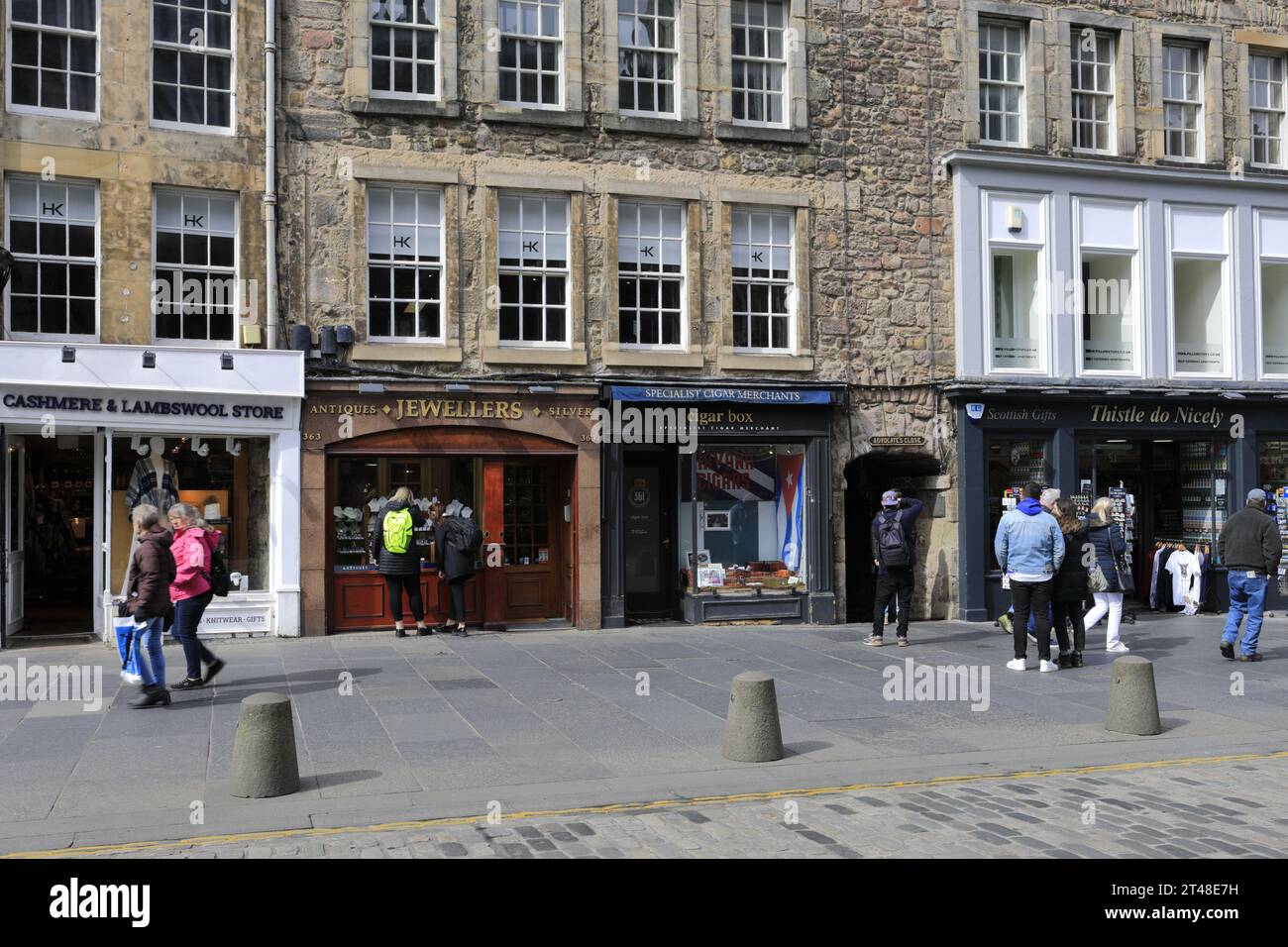 Street view along the Royal Mile, Edinburgh City, Scotland, UK Stock ...