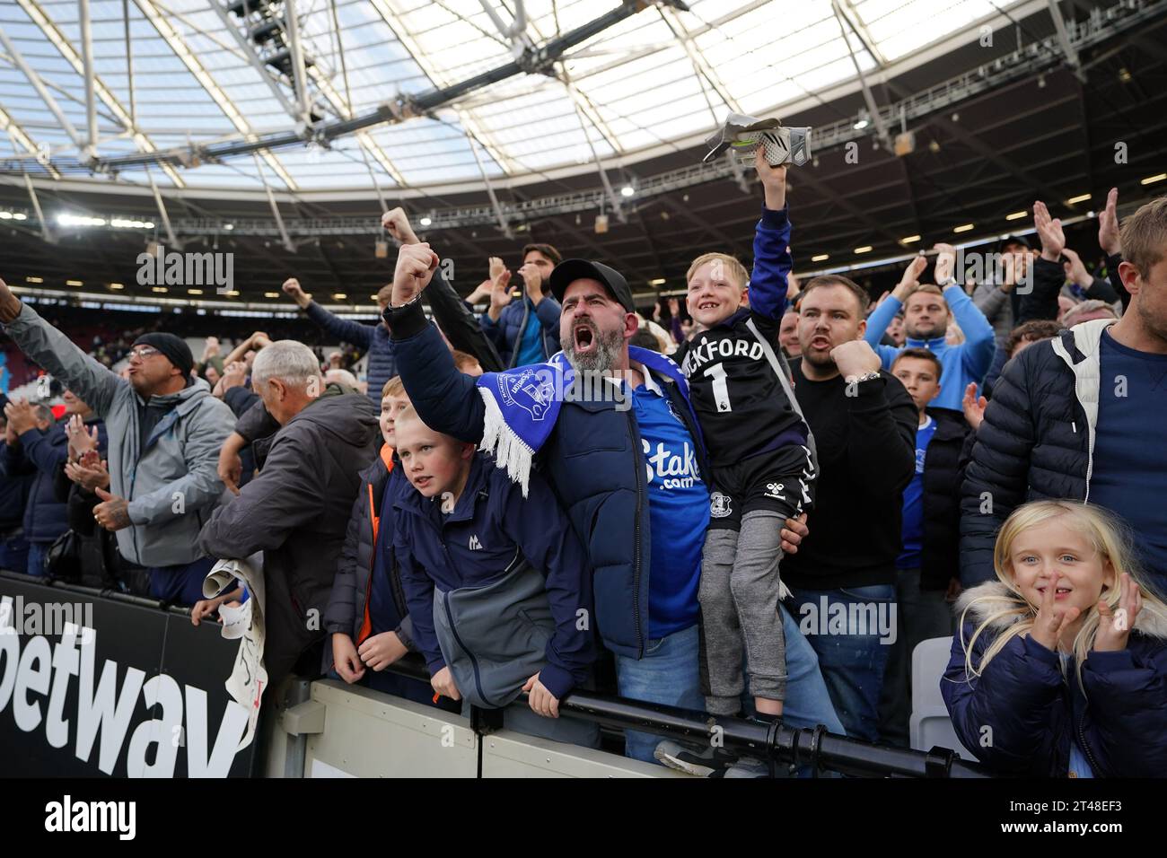 Everton fans celebrate after the Premier League match at the London ...