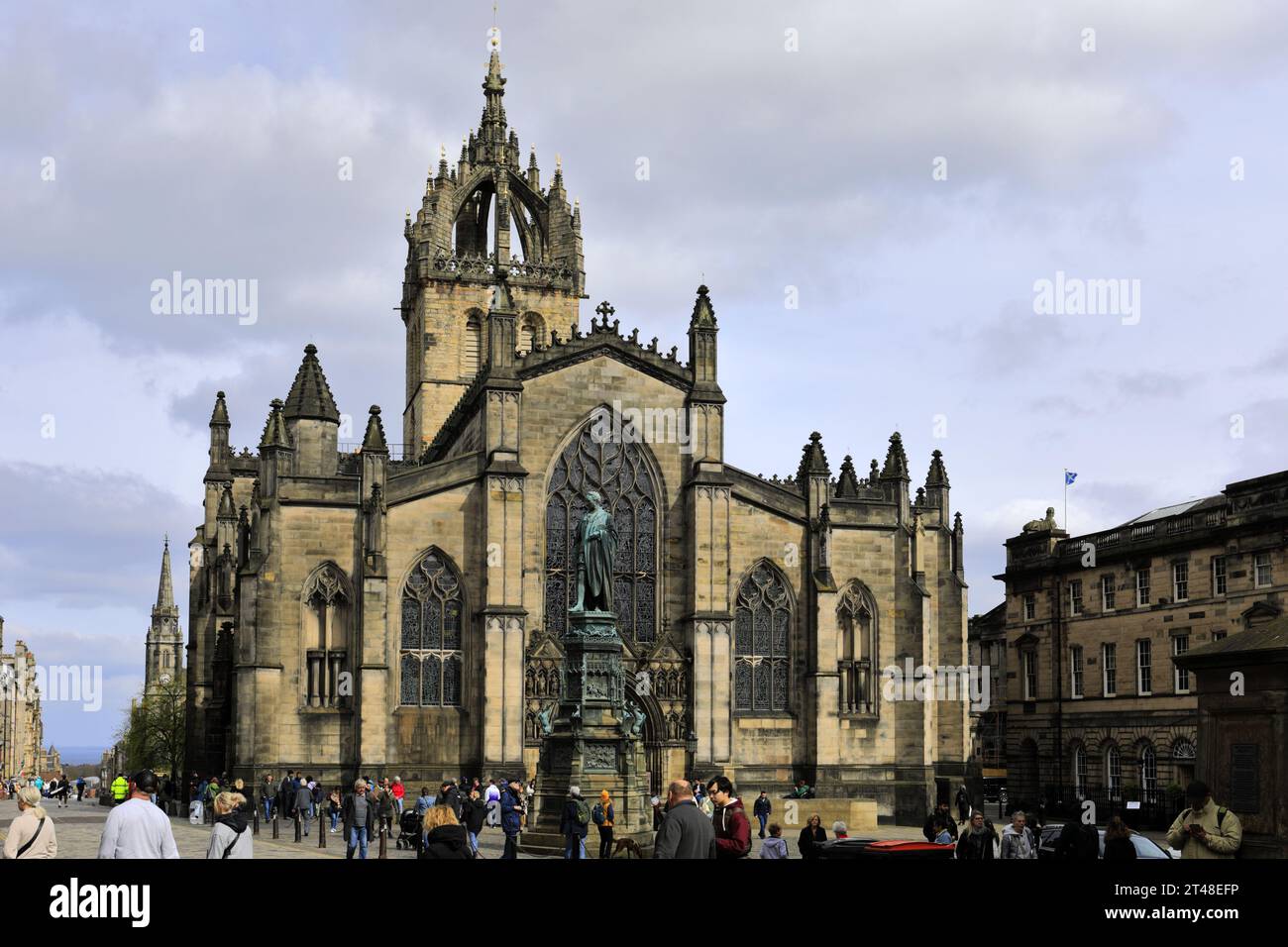 View of St Giles Cathedral on the Royal Mile, Edinburgh City, Scotland ...