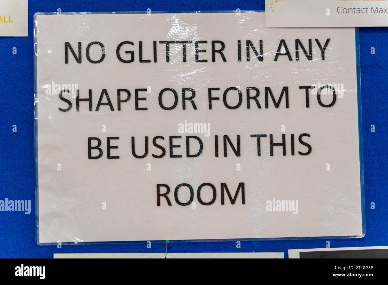 Community centre sign hi-res stock photography and images - Alamy