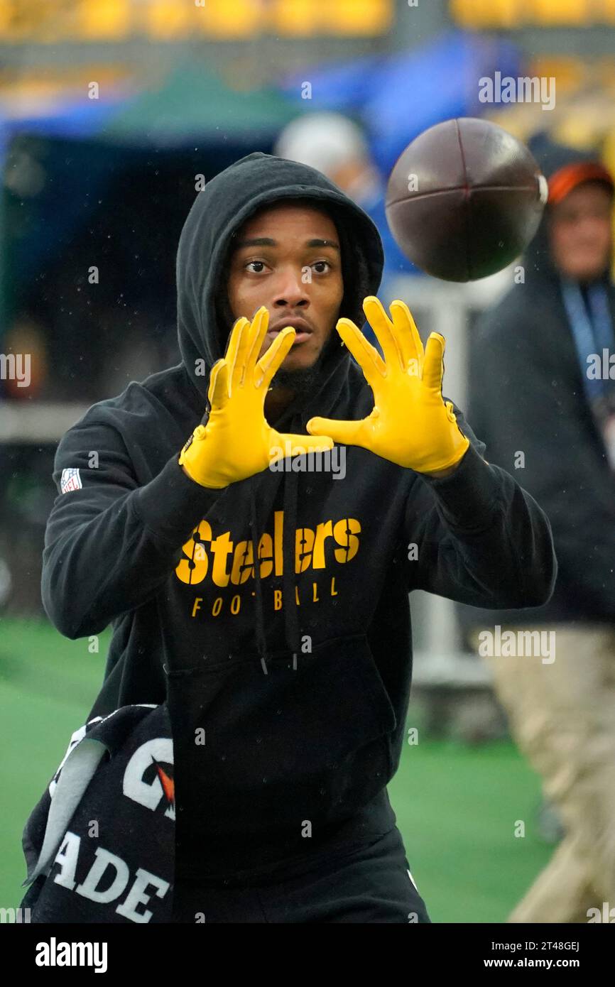 Pittsburgh Steelers wide receiver Calvin Austin III warms up before an ...
