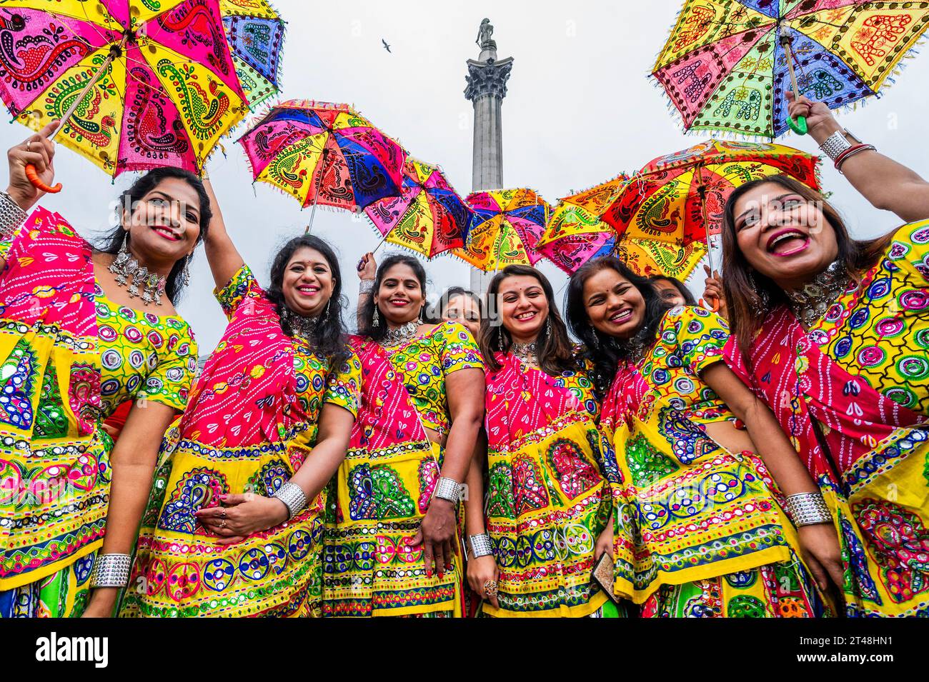 Dance troops hi-res stock photography and images - Alamy