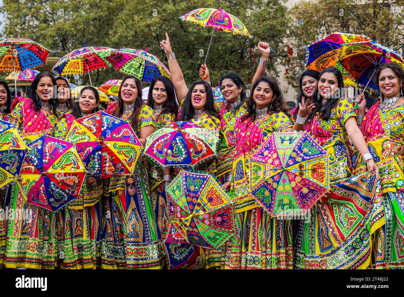 Dance troops hi-res stock photography and images - Alamy