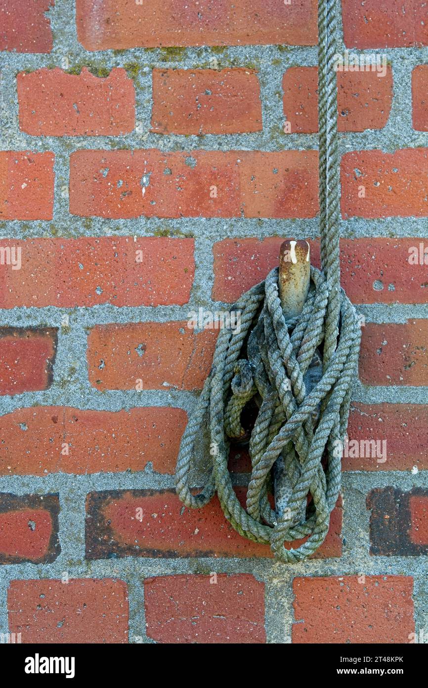 Cleat hitch knot hi-res stock photography and images - Alamy