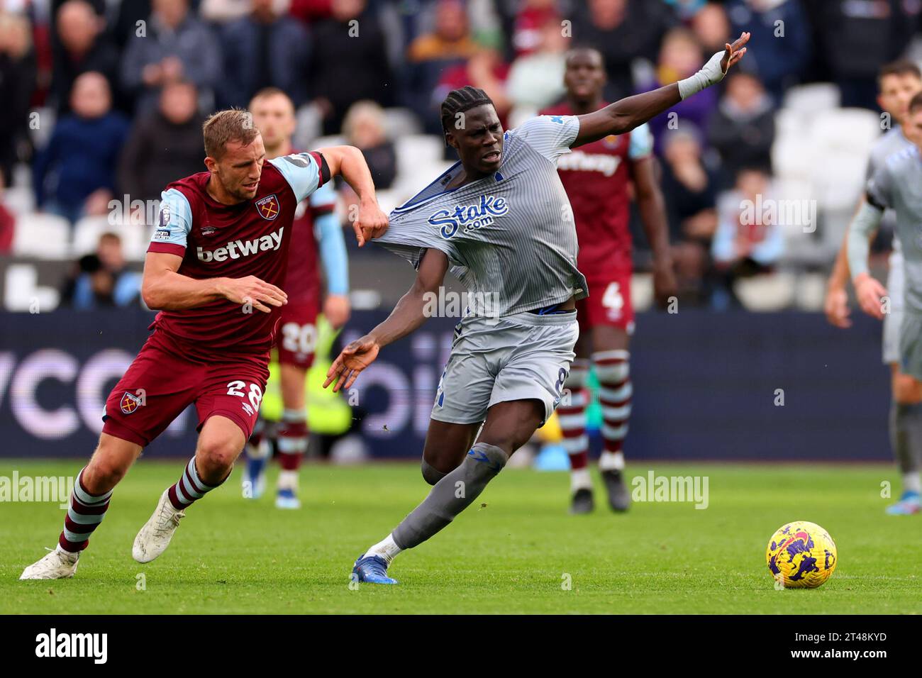 London Stadium, London, UK. 29th Oct, 2023. Premier League Football ...