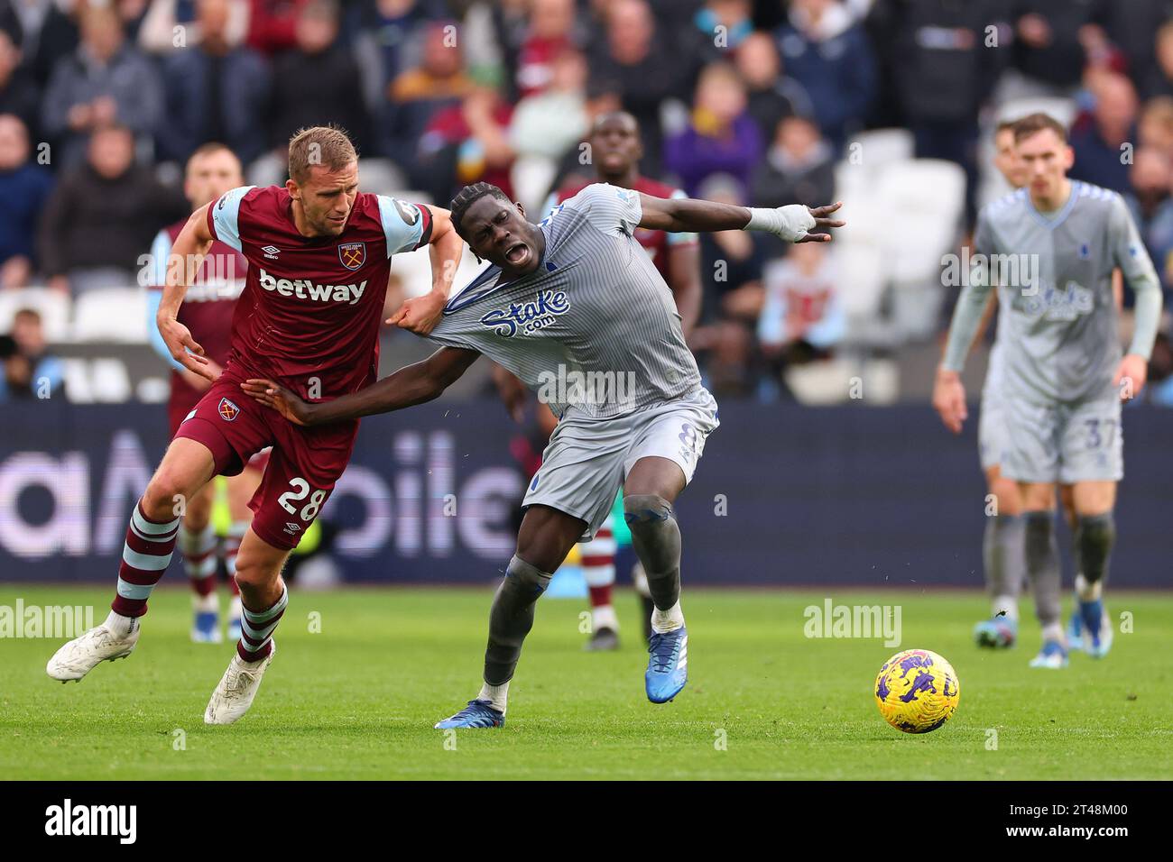 London Stadium, London, UK. 29th Oct, 2023. Premier League Football ...