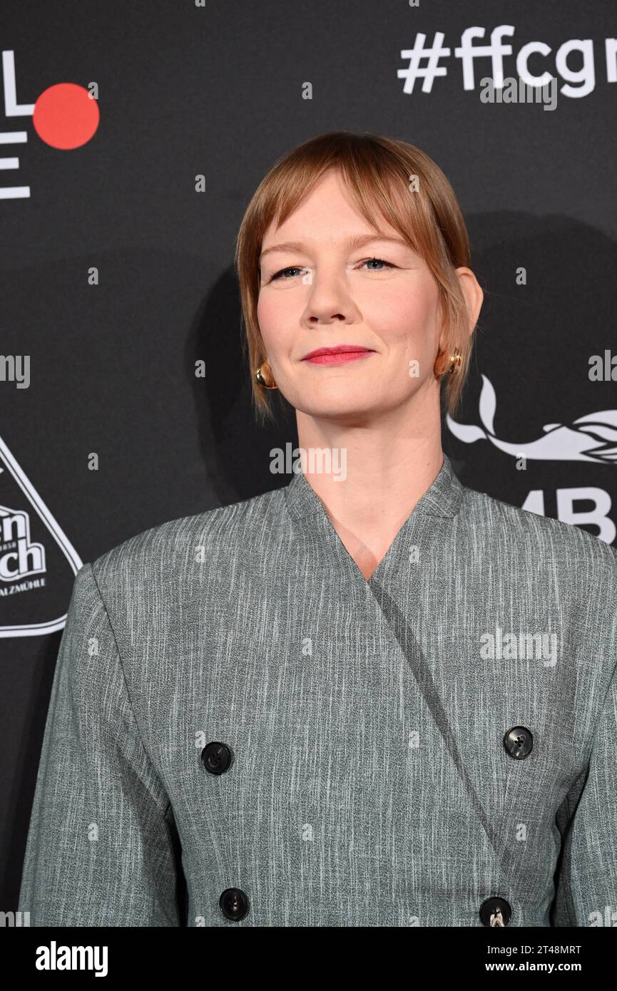 Schauspielerin Sandra Hueller, Regisseurin Justine Triet kommt zu der ...