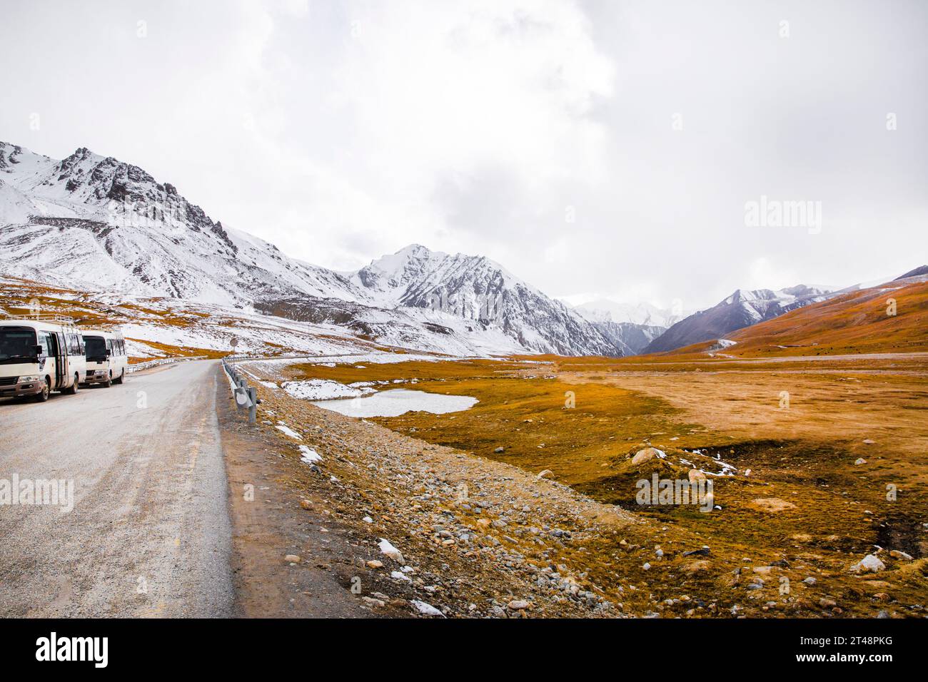 Pakistan china border hi-res stock photography and images - Alamy
