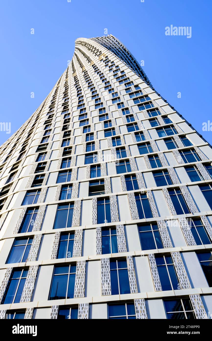 90 degree twist hi-res stock photography and images - Alamy